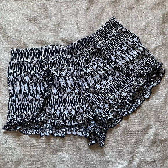 No Boundaries | Shorts | No Boundaries Ruffled Shorts Large Black And ...